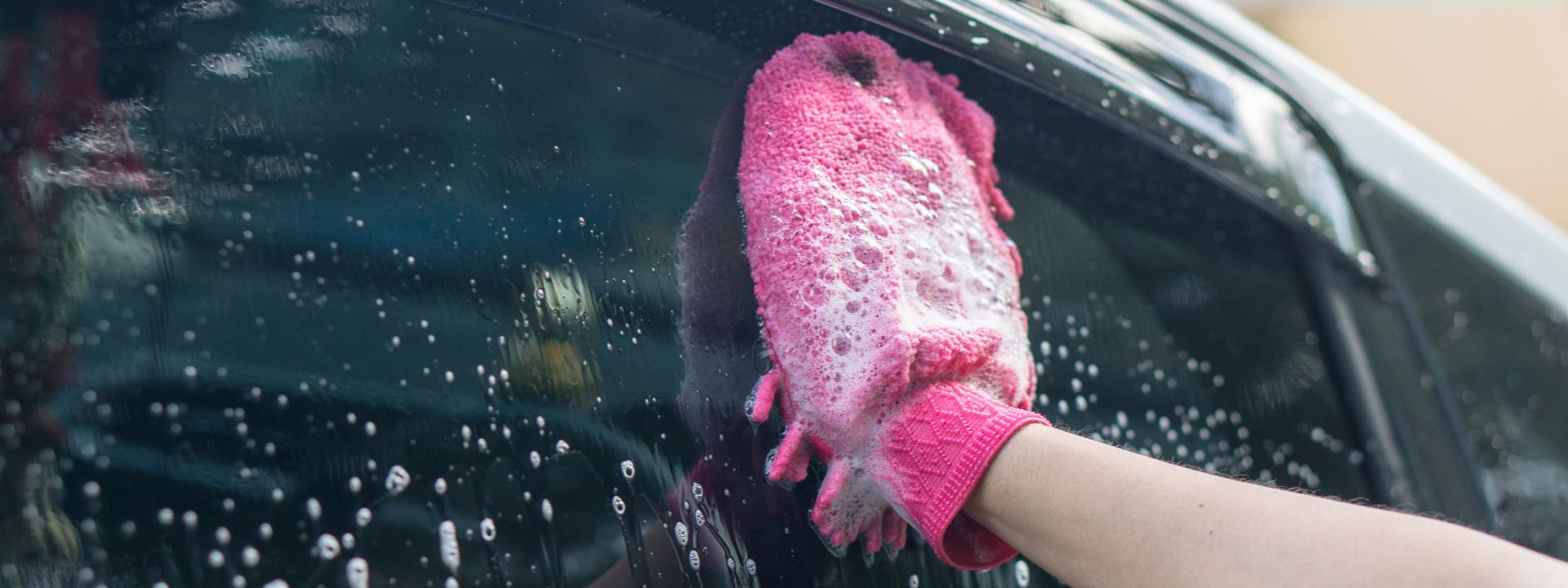 Tips om zelf je auto te wassen of win een wasbon